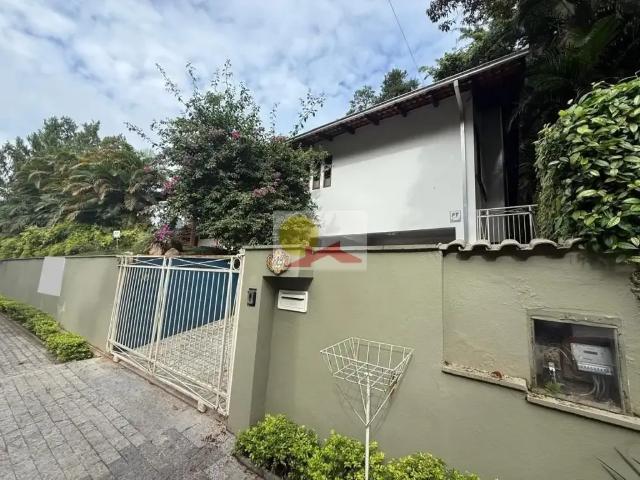 Casa / Sobrado Comercial para Locação em Joinville/SC Glória 4 Quartos