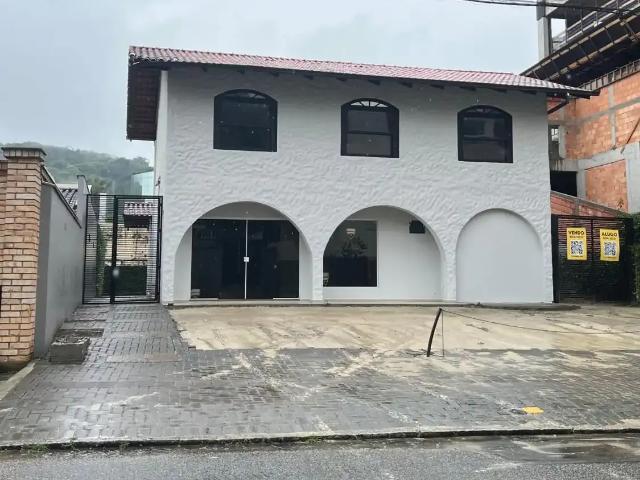 Casa / Sobrado Comercial para Locação em Joinville/SC Glória