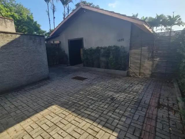 Casa / Sobrado Comercial para Locação em Joinville/SC Saguaçu