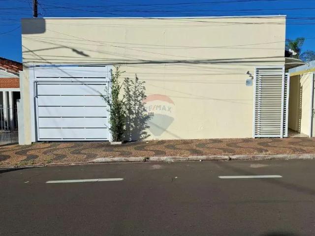 Casa / Sobrado Comercial para Locação em Leme/SP Centro 3 Quartos