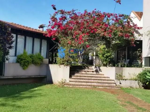 Casa / Sobrado Comercial para Locação em Londrina/PR Guanabara 5 Quartos