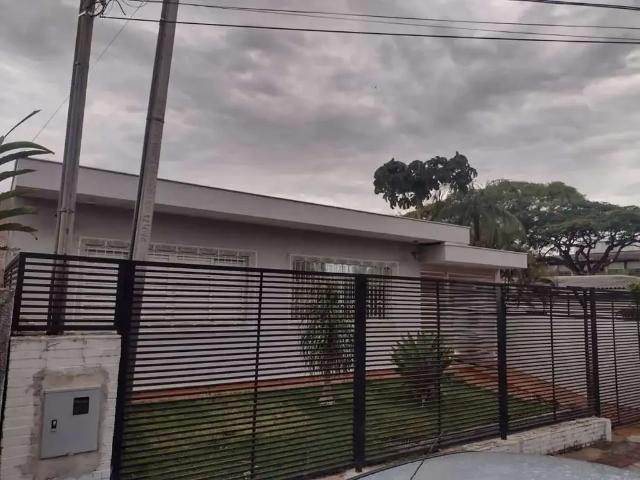 Casa / Sobrado Comercial para Locação em Londrina/PR Petrópolis 5 Quartos