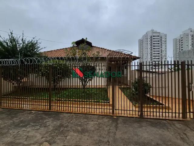 Casa / Sobrado Comercial para Locação em Londrina/PR Vila Siam 4 Quartos
