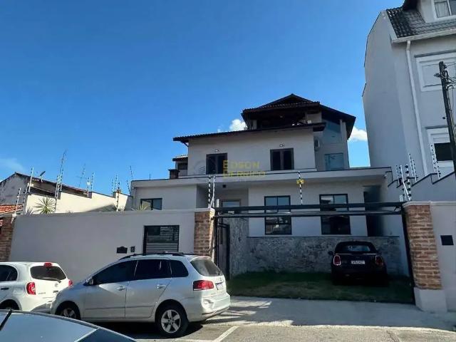 Casa / Sobrado Comercial para Locação em Pindamonhangaba/SP Centro 9 Quartos