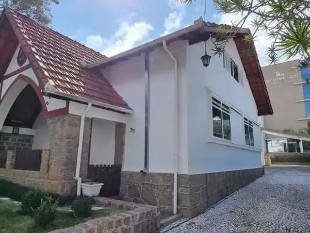 Casa / Sobrado Comercial para Locação em Poços de Caldas/MG Centro 4 Quartos