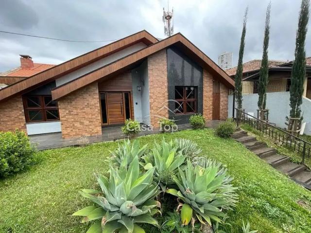 Casa / Sobrado Comercial para Locação em Ponta Grossa/PR Centro 6 Quartos