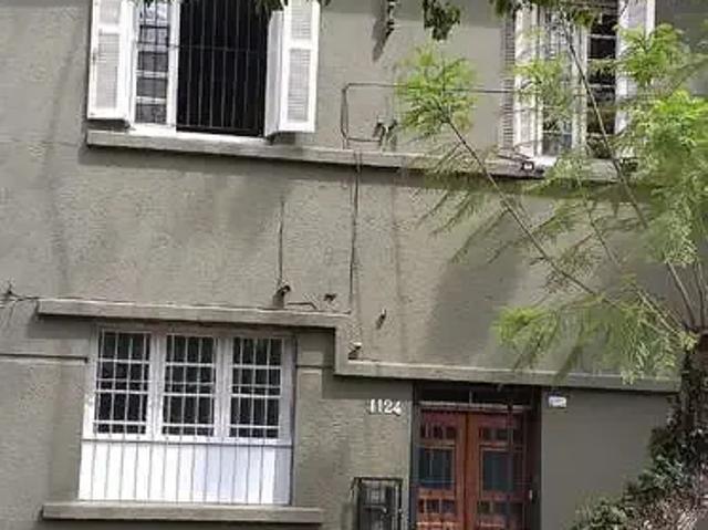 Casa / Sobrado Comercial para Locação em Porto Alegre/RS Floresta 8 Quartos