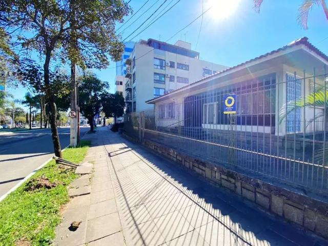 Casa / Sobrado Comercial para Locação em Porto Alegre/RS São João 3 Quartos