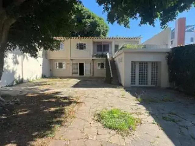 Casa / Sobrado Comercial para Locação em Porto Alegre/RS Tristeza 3 Quartos