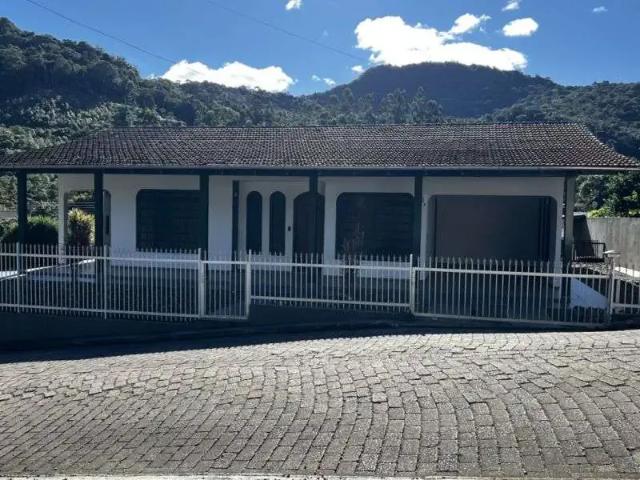 Casa / Sobrado Comercial para Locação em Rio dos Cedros/SC Rio Rosina 3 Quartos