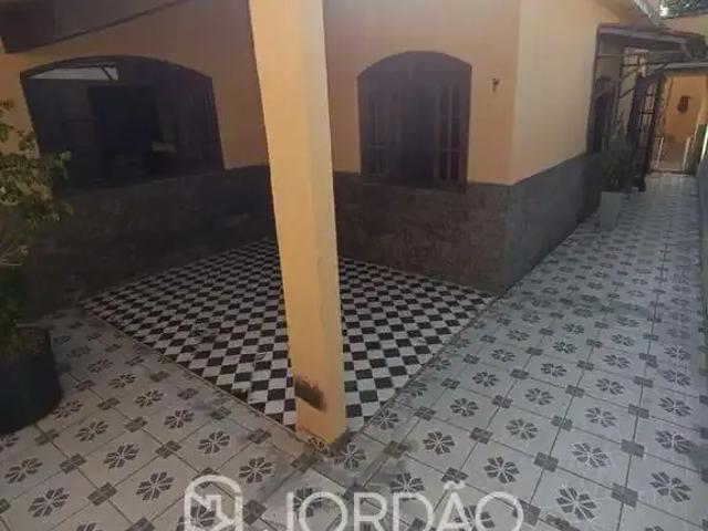 Casa / Sobrado Comercial para Locação em São Gonçalo/RJ Jardim Catarina 2 Quartos