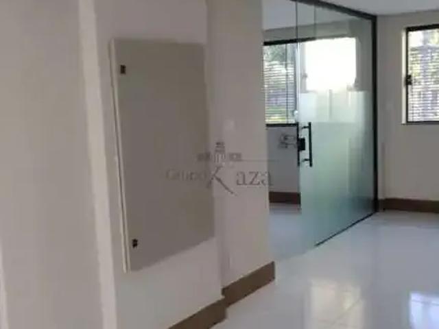 Casa / Sobrado Comercial para Locação em São José dos Campos/SP Jardim das Indústrias