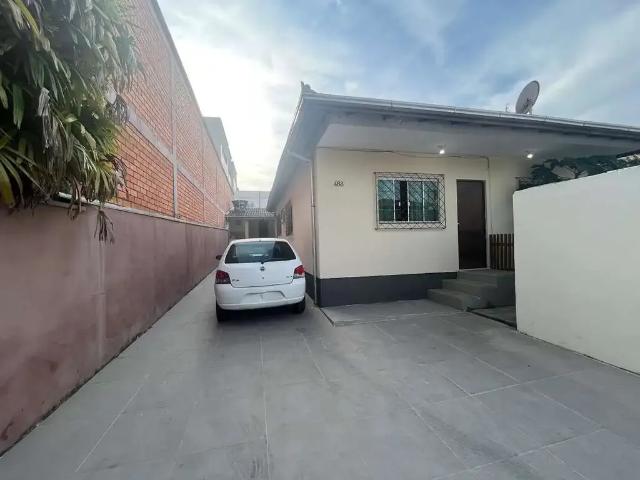 Casa / Sobrado Comercial para Locação em São José/SC Areias