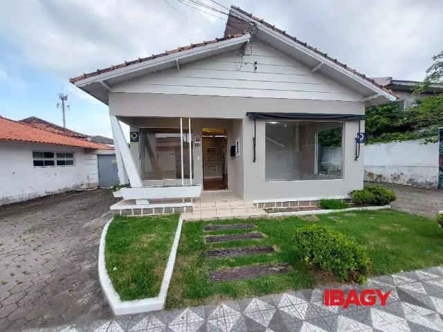 Casa / Sobrado Comercial para Locação em São José/SC Praia Comprida