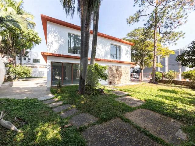 Casa / Sobrado Comercial para Locação em São Paulo/SP Butantã