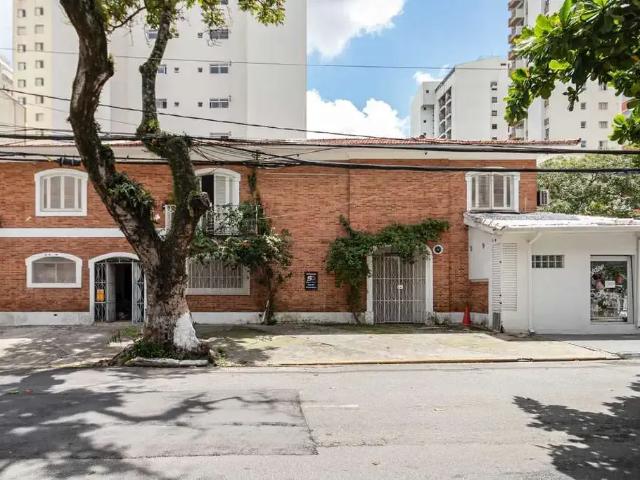 Casa / Sobrado Comercial para Locação em São Paulo/SP Indianópolis