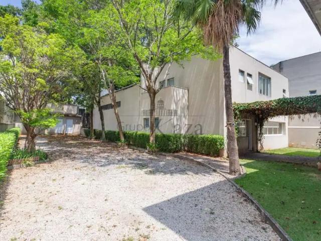 Casa / Sobrado Comercial para Locação em São Paulo/SP Jardim América 15 Quartos