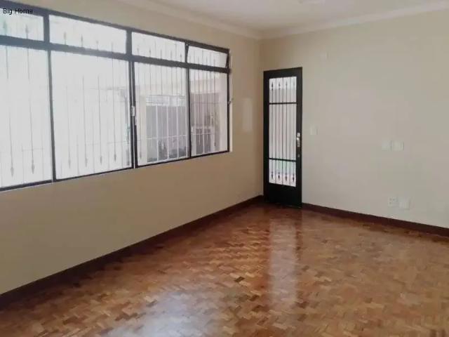 Casa / Sobrado Comercial para Locação em São Paulo/SP Jardim das Laranjeiras 3 Quartos