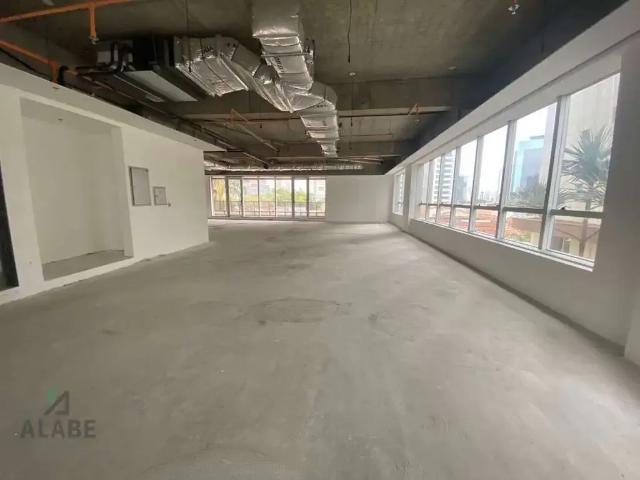 Casa / Sobrado Comercial para Locação em São Paulo/SP Vila Gertrudes 10 Quartos