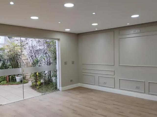 Casa / Sobrado Comercial para Locação em São Paulo/SP Vila Regente Feijó