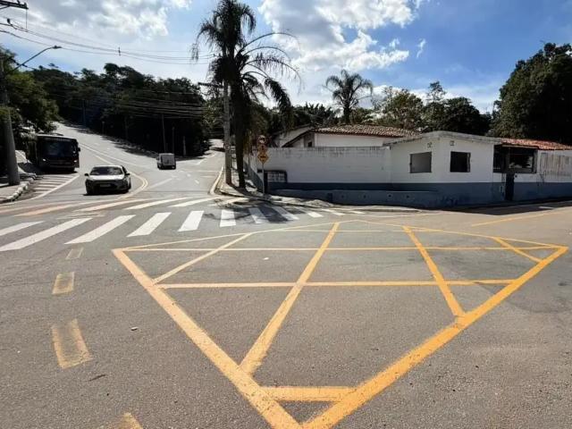 Casa / Sobrado Comercial para Locação em Santana de Parnaíba/SP Jardim Frediani