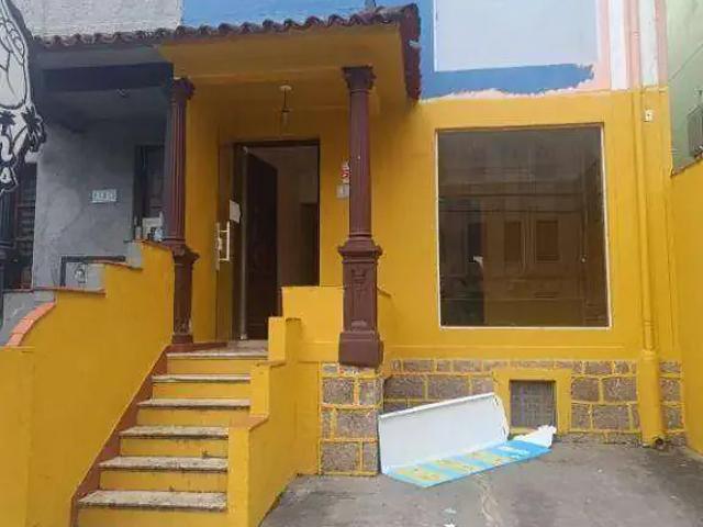 Casa / Sobrado Comercial para Locação em Santos/SP Boqueirão 2 Quartos