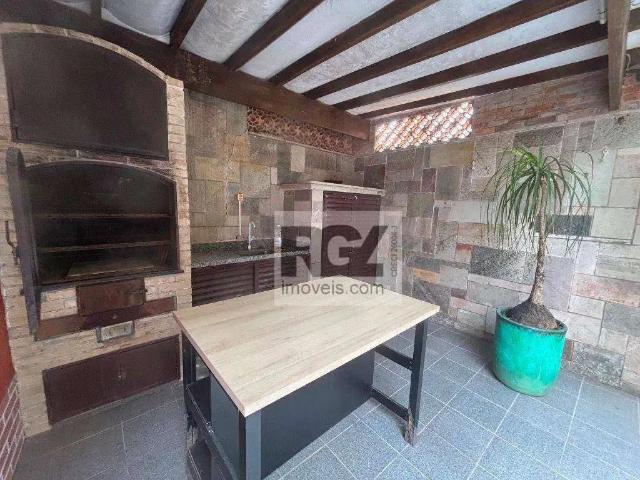 Casa / Sobrado Comercial para Locação em Santos/SP Gonzaga 4 Quartos
