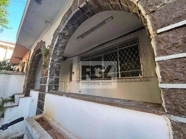 Casa / Sobrado Comercial para Locação em Santos/SP Gonzaga