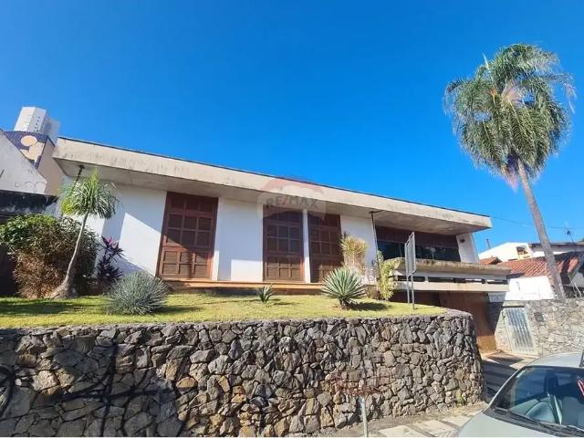 Casa / Sobrado Comercial para Locação em Sorocaba/SP Jardim Faculdade 3 Quartos
