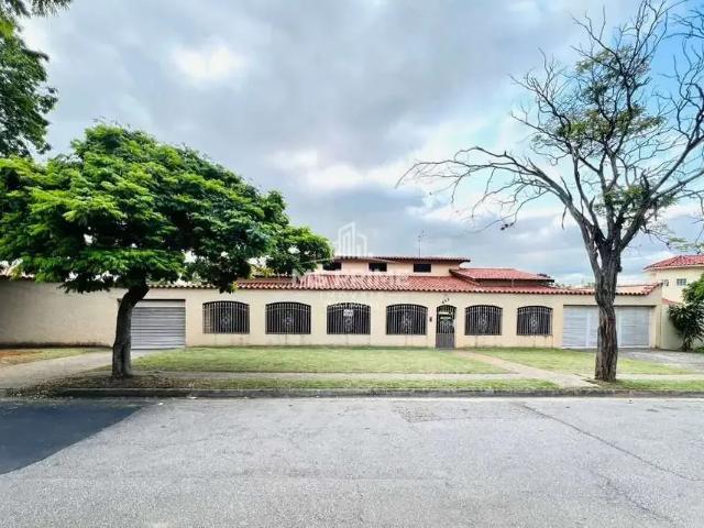 Casa / Sobrado Comercial para Locação em Sorocaba/SP Parque Campolim 4 Quartos