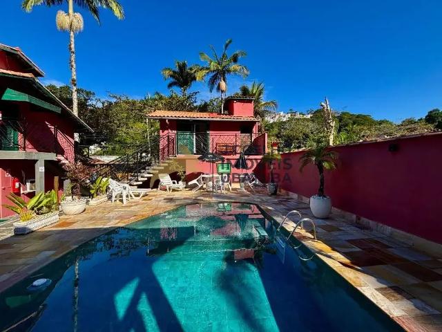 Casa / Sobrado Comercial para Locação em Ubatuba/SP Toninhas 16 Quartos