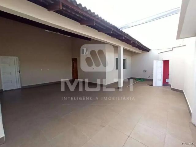 Casa / Sobrado Comercial para Locação em Uberlândia/MG Brasil 3 Quartos
