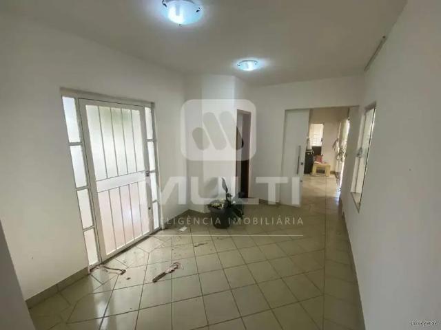 Casa / Sobrado Comercial para Locação em Uberlândia/MG Jardim Karaíba 4 Quartos