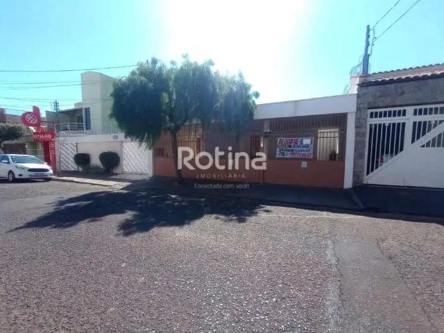 Casa / Sobrado Comercial para Locação em Uberlândia/MG Nossa Senhora Aparecida 3 Quartos