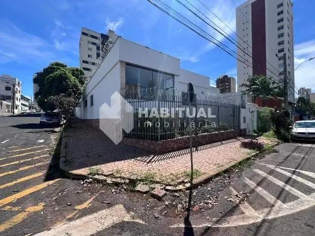 Casa / Sobrado Comercial para Locação em Uberlândia/MG Osvaldo Rezende
