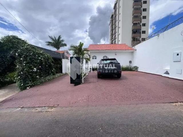 Casa / Sobrado Comercial para Locação em Uberlândia/MG Santa Maria 4 Quartos