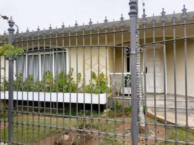 Casa / Sobrado Comercial para Locação em Valinhos/SP Vila Bissoto 3 Quartos