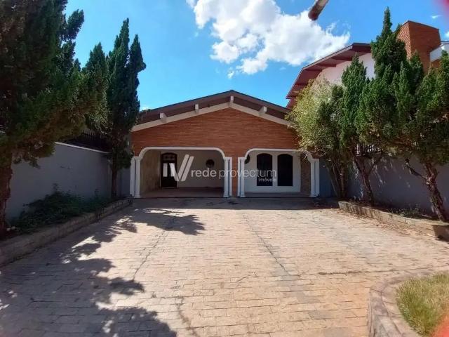 Casa / Sobrado Comercial para Locação em Valinhos/SP Vila Embaré 3 Quartos