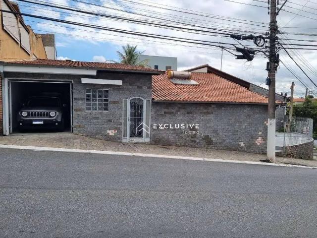 Casa / Sobrado Comercial para Venda em Caçapava/SP Jardim Maria Cândida 6 Quartos