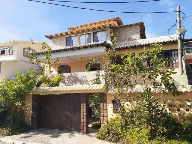 Casa / Sobrado Comercial para Venda em Cabo Frio/RJ Foguete 13 Quartos