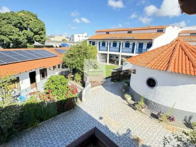 Casa / Sobrado Comercial para Venda em Cabo Frio/RJ Palmeiras 10 Quartos