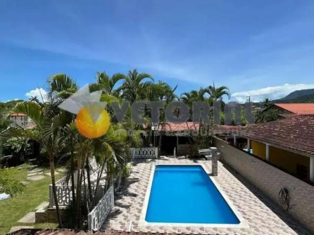 Casa / Sobrado Comercial para Venda em Caraguatatuba/SP Massaguaçu 6 Quartos