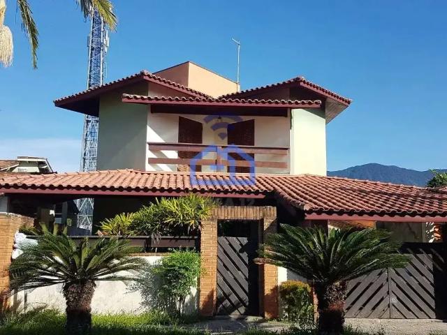 Casa / Sobrado Comercial para Venda em Caraguatatuba/SP Capricórnio I 5 Quartos