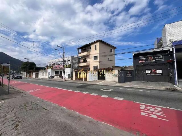 Casa / Sobrado Comercial para Venda em Caraguatatuba/SP Centro 4 Quartos