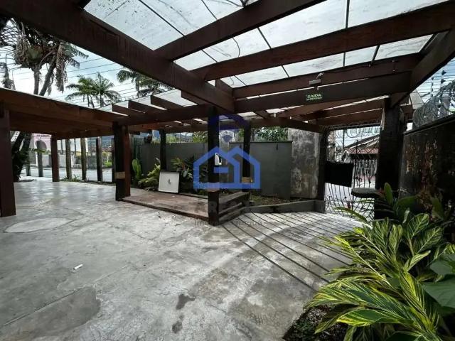 Casa / Sobrado Comercial para Venda em Caraguatatuba/SP Centro