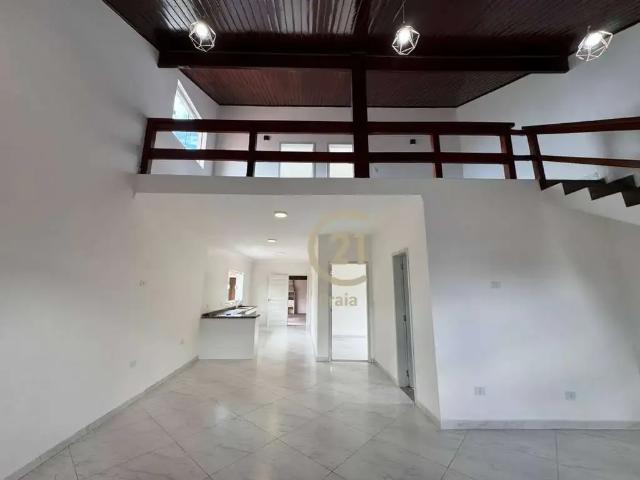 Casa / Sobrado Comercial para Venda em Caraguatatuba/SP Indaiá 5 Quartos