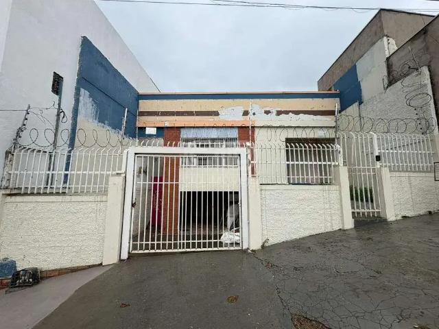 Casa / Sobrado Comercial para Venda em Cuiabá/MT Araés 3 Quartos