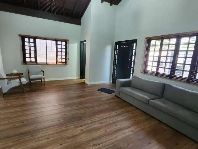 Casa / Sobrado Comercial para Venda em Cuiabá/MT Goiabeiras 8 Quartos