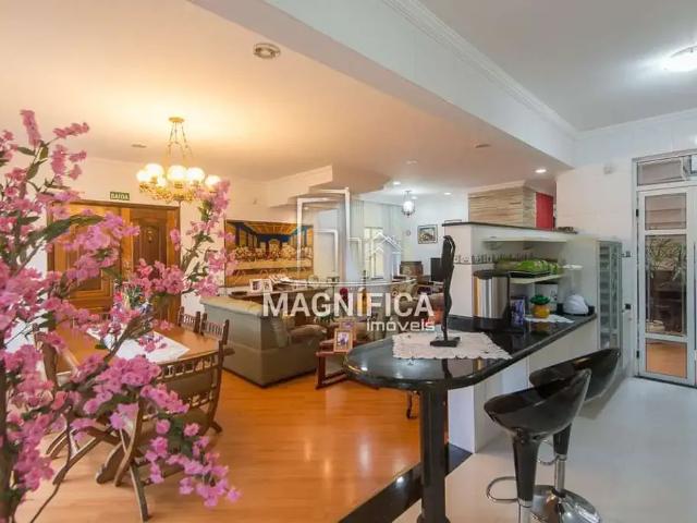 Casa / Sobrado Comercial para Venda em Curitiba/PR Seminário 4 Quartos