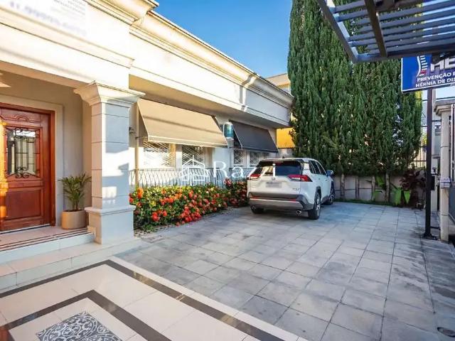 Casa / Sobrado Comercial para Venda em Curitiba/PR Seminário